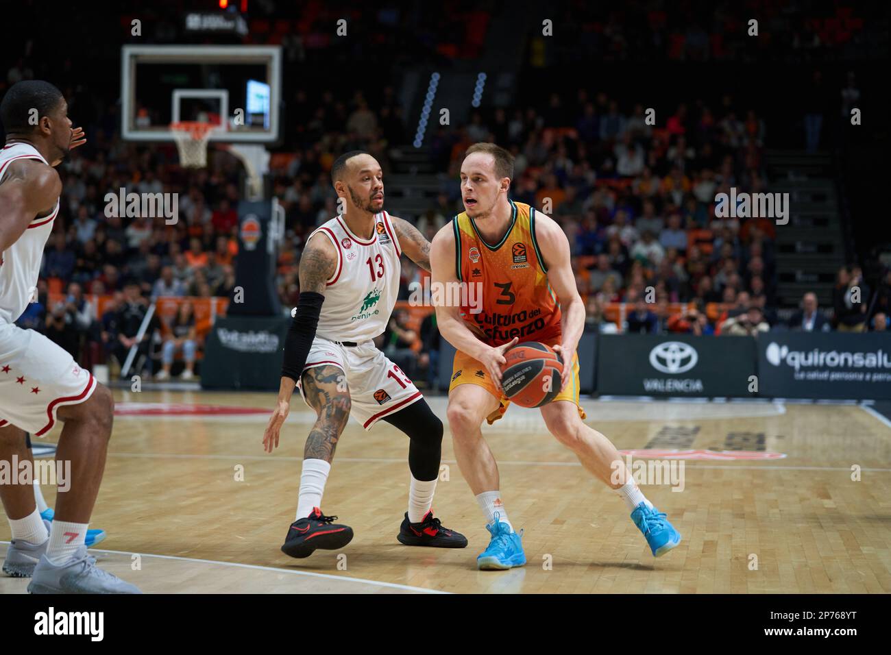 Shabazz Napier of EA7 Emporio Armani Milan (L) and Klemen Prepelic of ...
