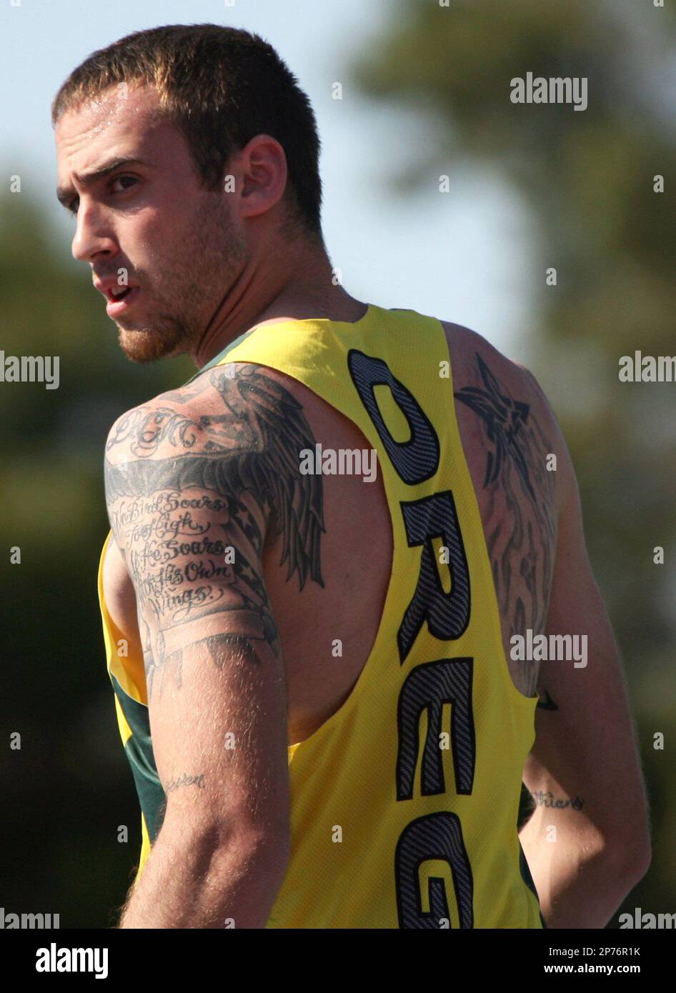 Oregon's Danny Marconi looks back after hitting the bar in the men's ...