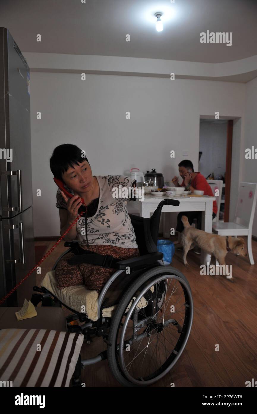 Huang Li, who lost her legs and left hand in Wenchuan earthquake, is on ...