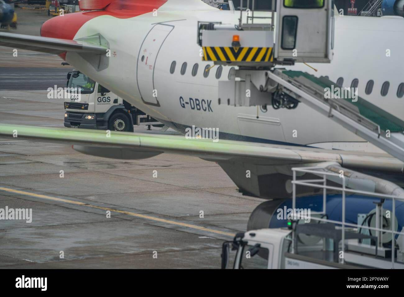 London, UK. 8 March 2023. The wings of a British Airways aircraft is ...