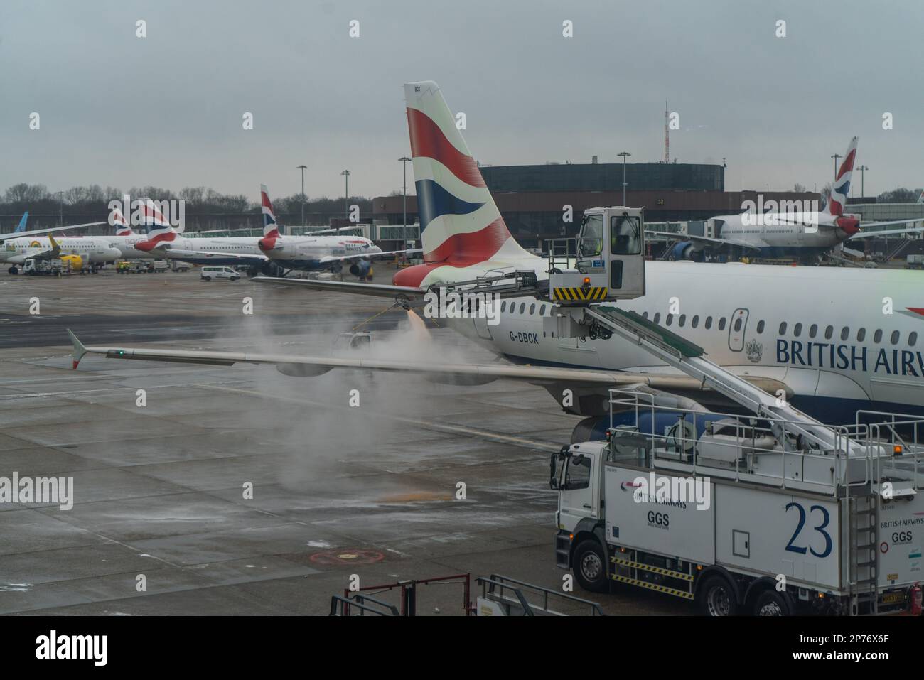 London, UK. 8 March 2023. The wings of a British Airways aircraft is ...