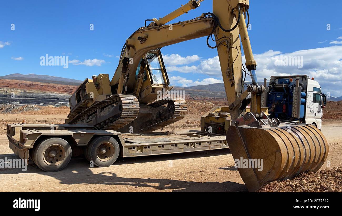 Transporting The Huge Excavator To The Next Mining Site, Heavy ...