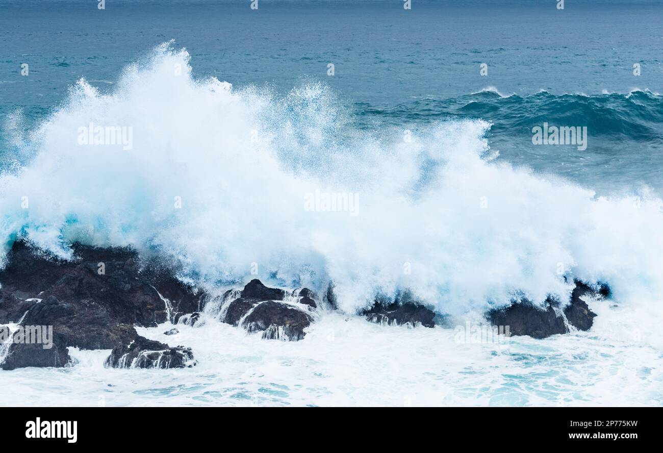 Sea water splash columns hi-res stock photography and images - Alamy