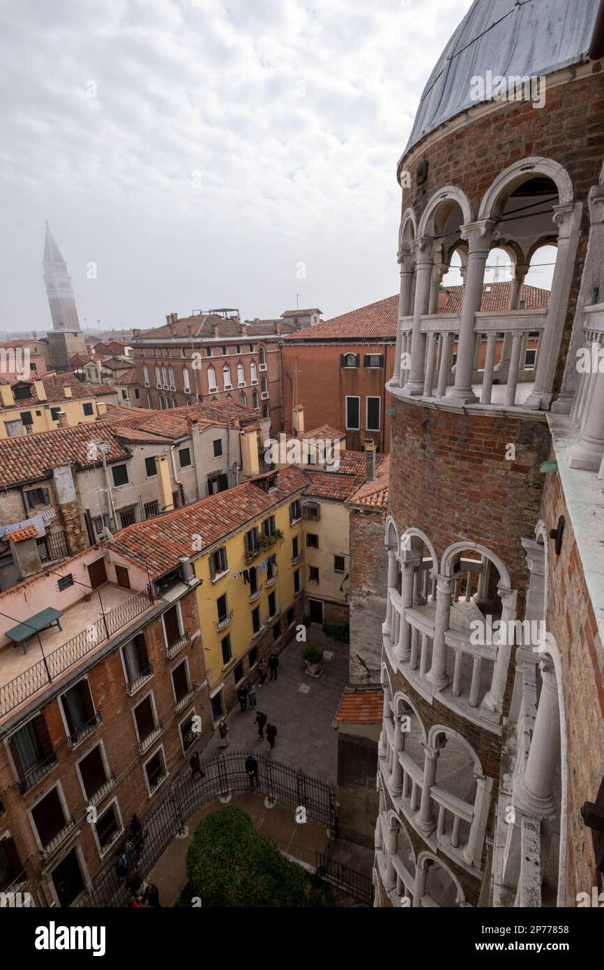 Scala Contarini del Bovolo, Palazzo Contarini del Bovolo, Venice, Italy ...