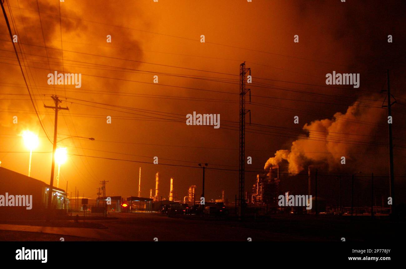 Flares burn after power was lost at BP's Texas City, Texas refinery ...