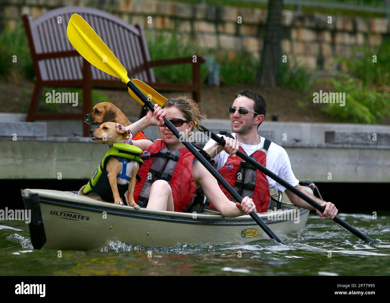 Kacie Broadhurst and Joe Pattavina, of The Woodlands, enjoy sunny skies ...