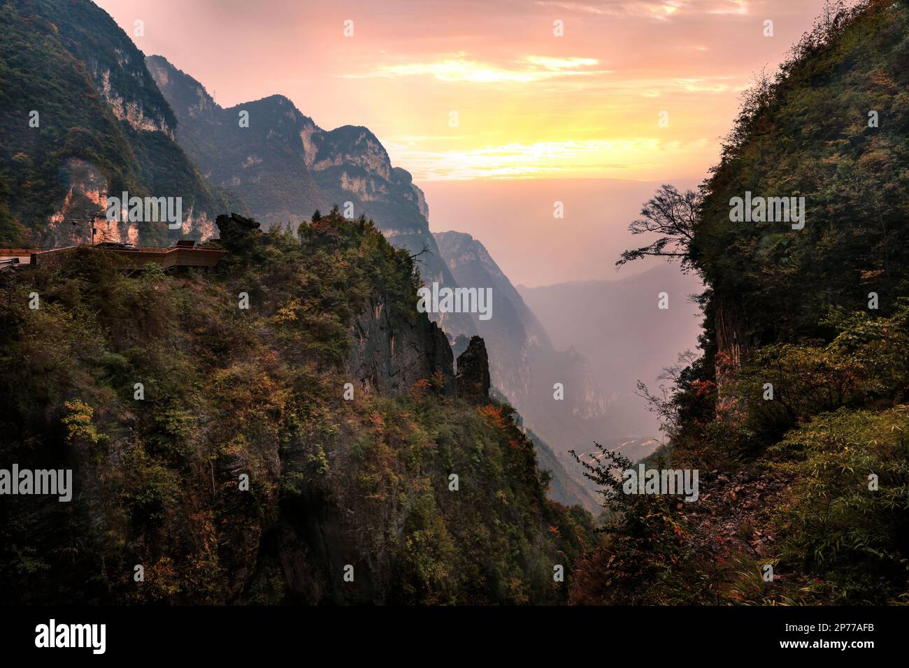 Beautiful scenery chinese japanese hi-res stock photography and images ...