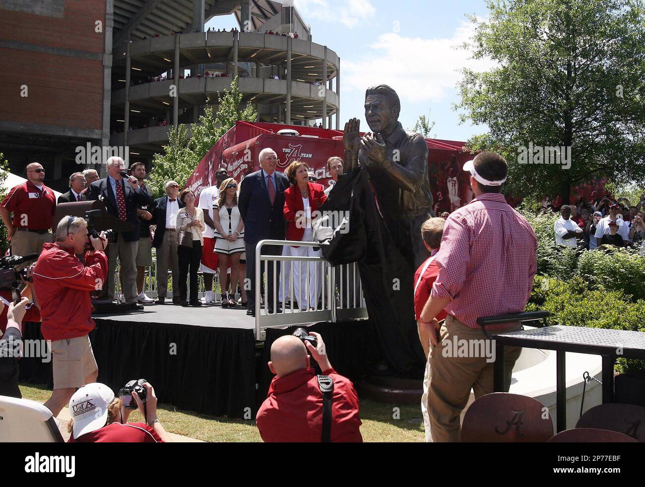 Coach Nick Saban and his wife Terry unveil a statue of Coach Saban ...