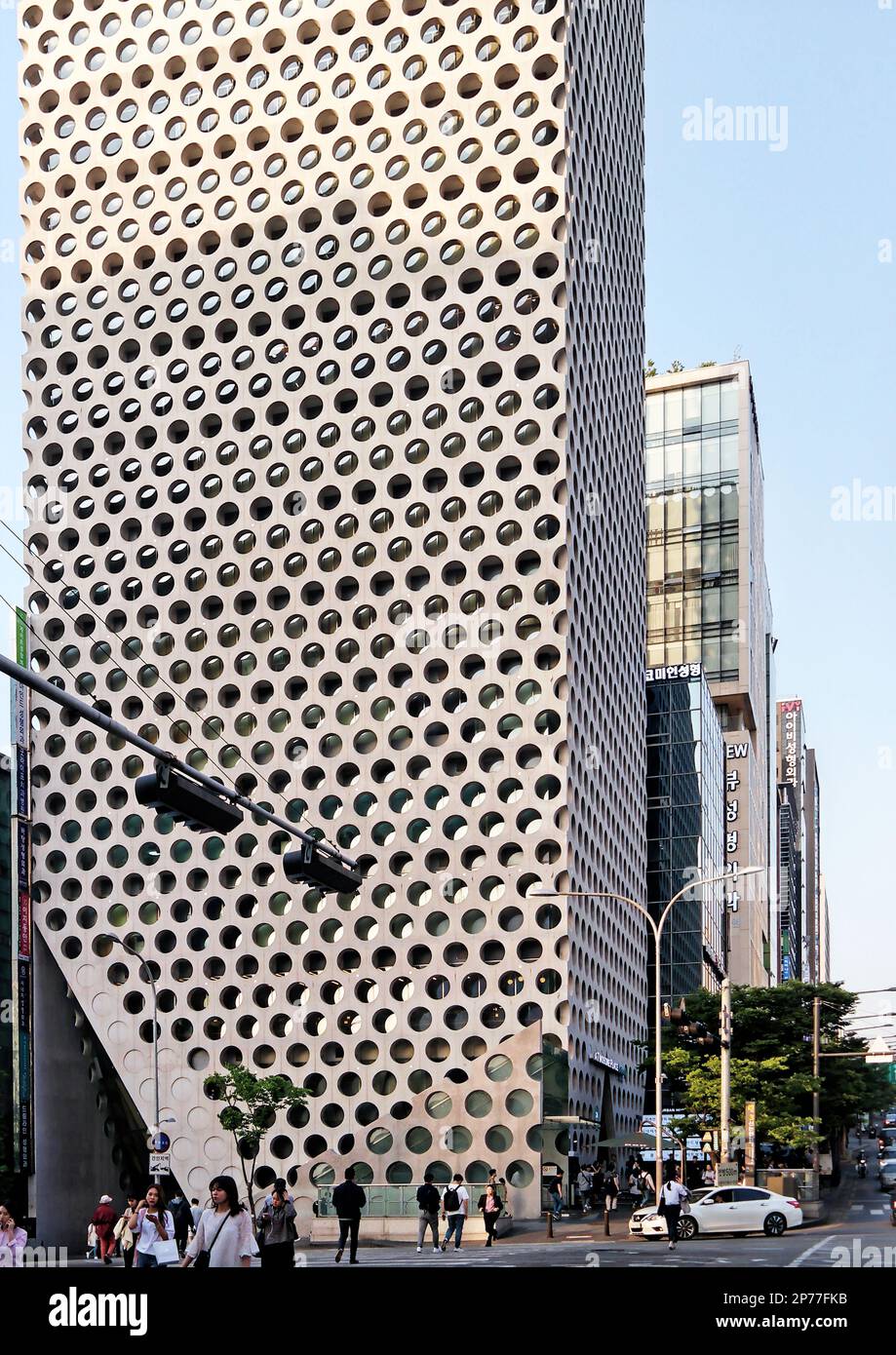 Honeycombed hive hi-res stock photography and images - Alamy