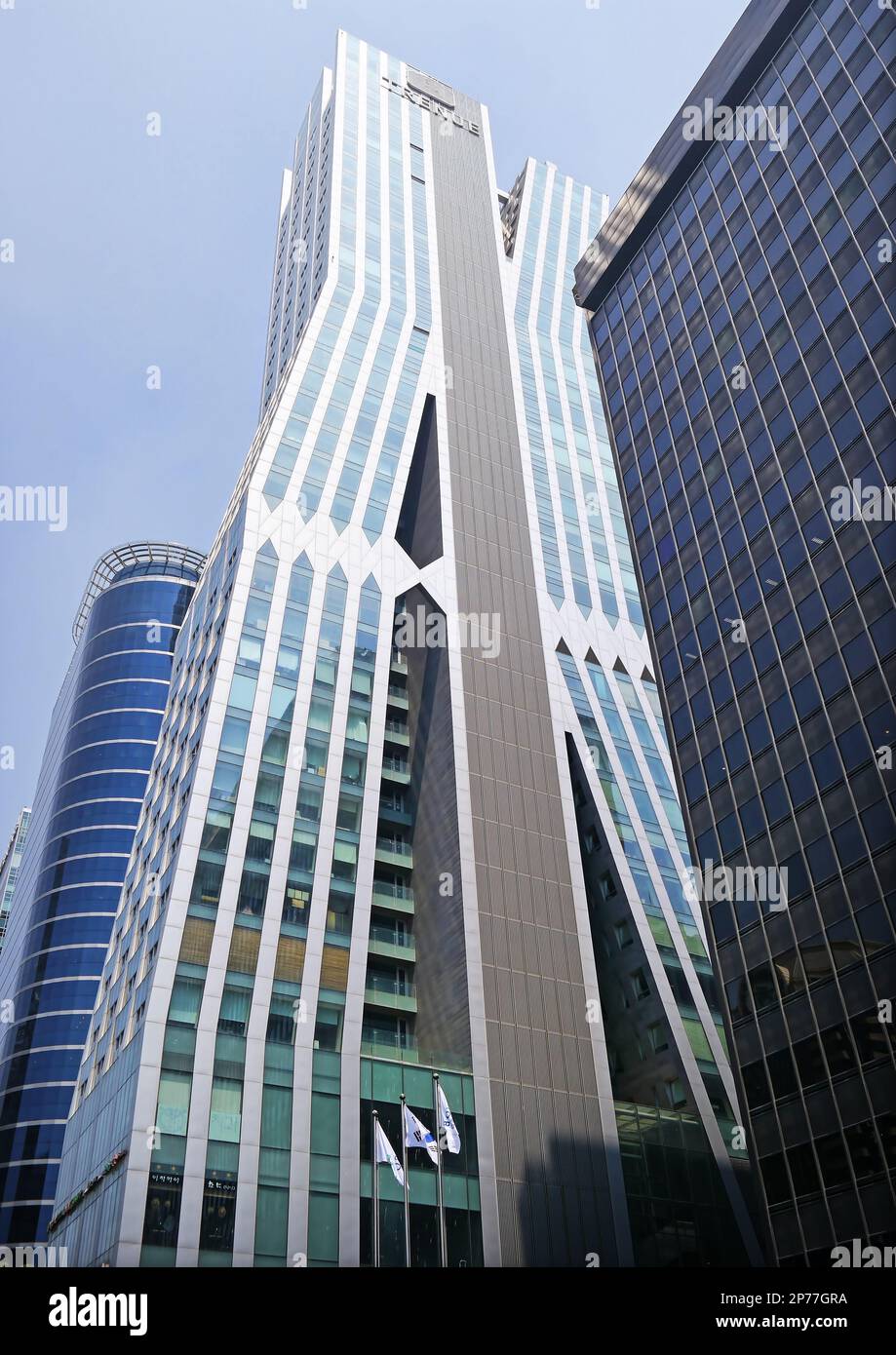 Bundle matrix building hi-res stock photography and images - Alamy