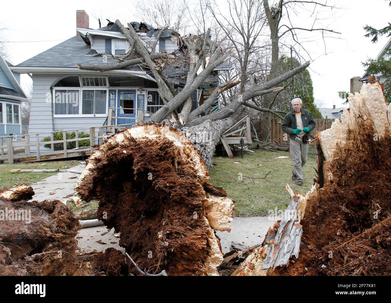 Fred Hoeppner, an employee with Reeves Construction, takes photographs ...