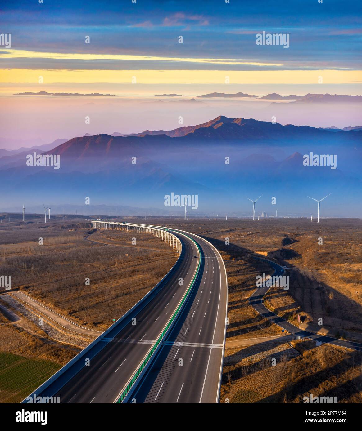 Meandering highway hi-res stock photography and images - Alamy