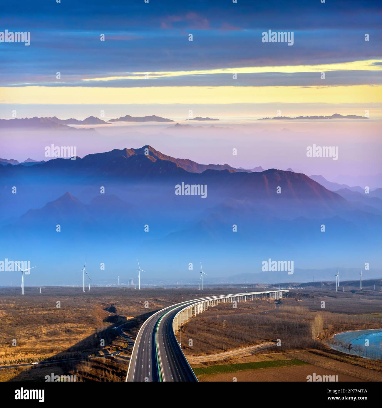 Meandering highway hi-res stock photography and images - Alamy