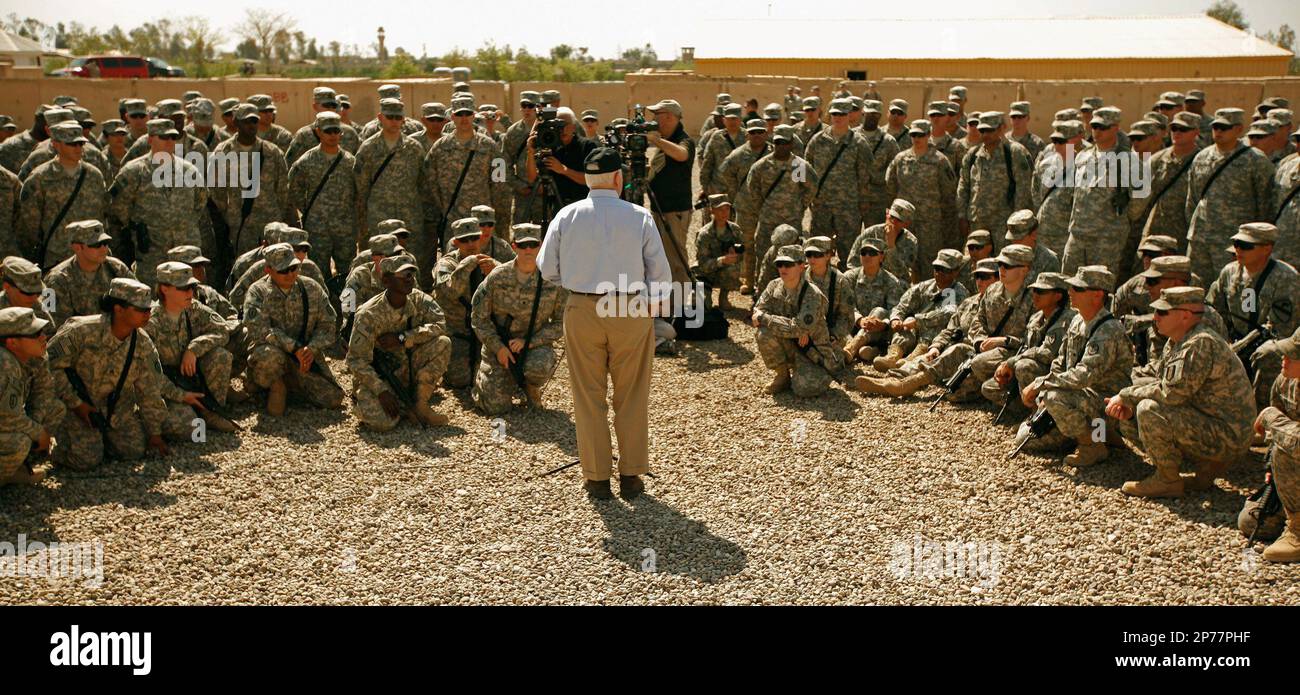 U.S. Defense Secretary Robert Gates talks with troops from the U.S ...