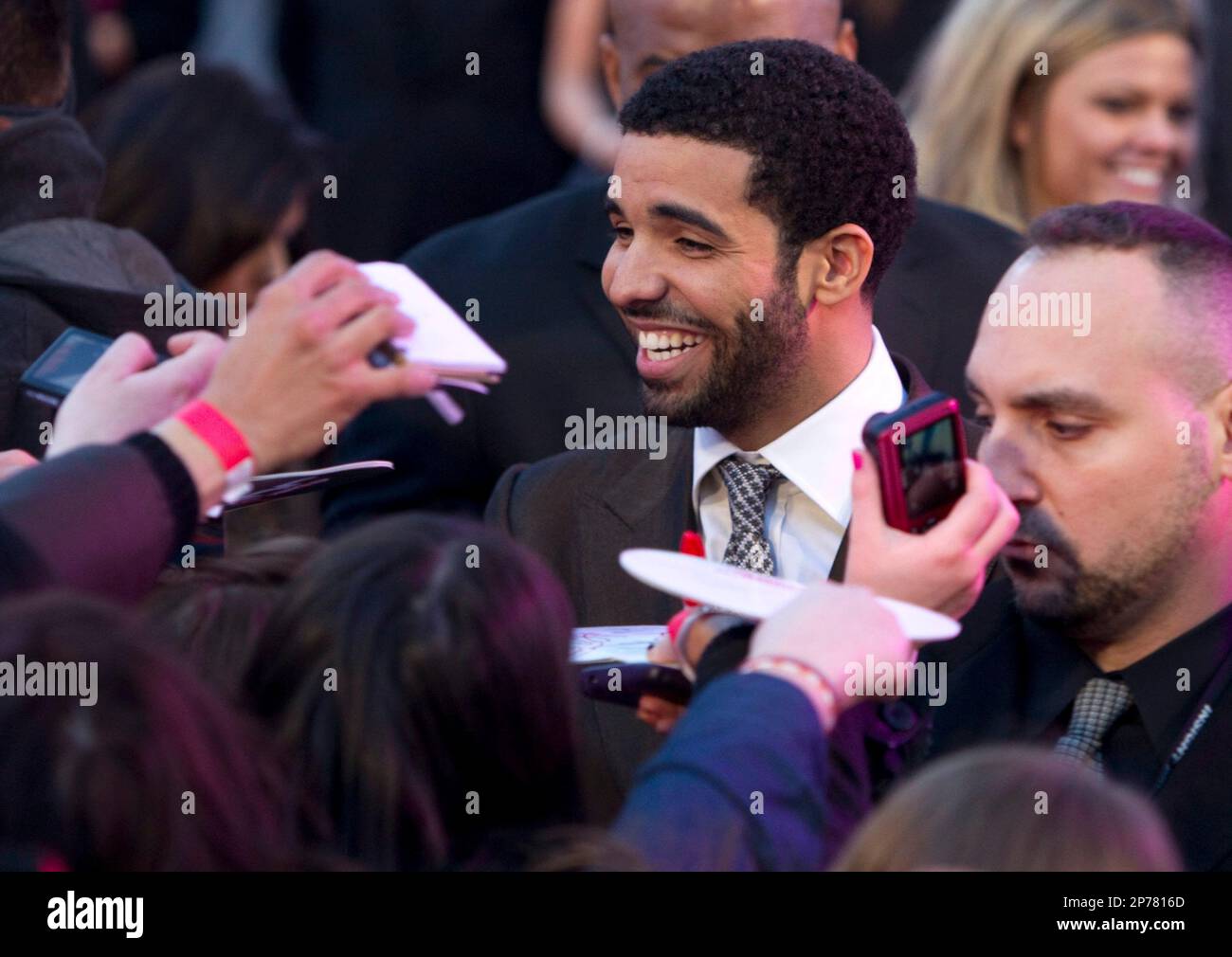 Drake arrives on the red carpet at the 2011 JUNO Awards, Canada's music ...