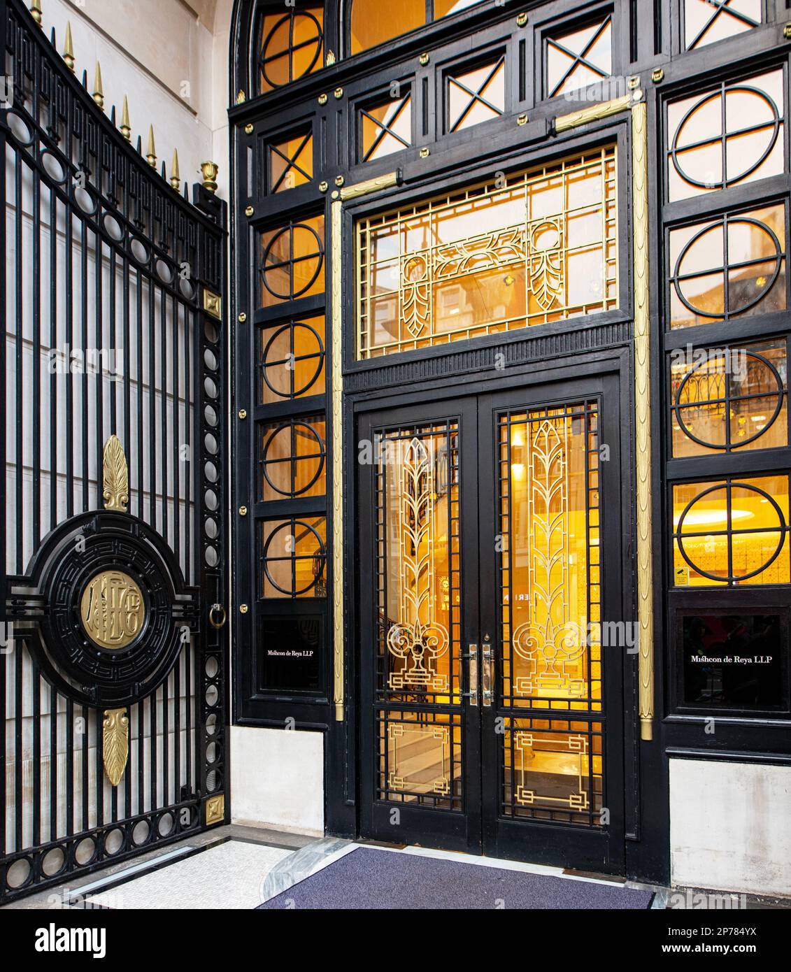 Entrance to solicitors Mishcon de Reya, Africa House, 70 Kingsway ...
