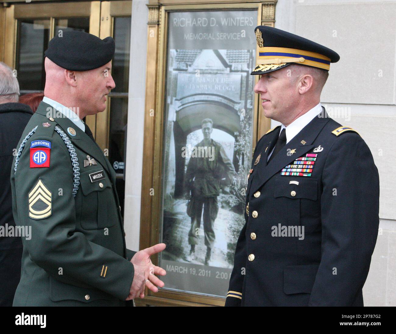 Paratroopers Sgt. 1st Class Steven Mrozek, left, of Detroit, and ...