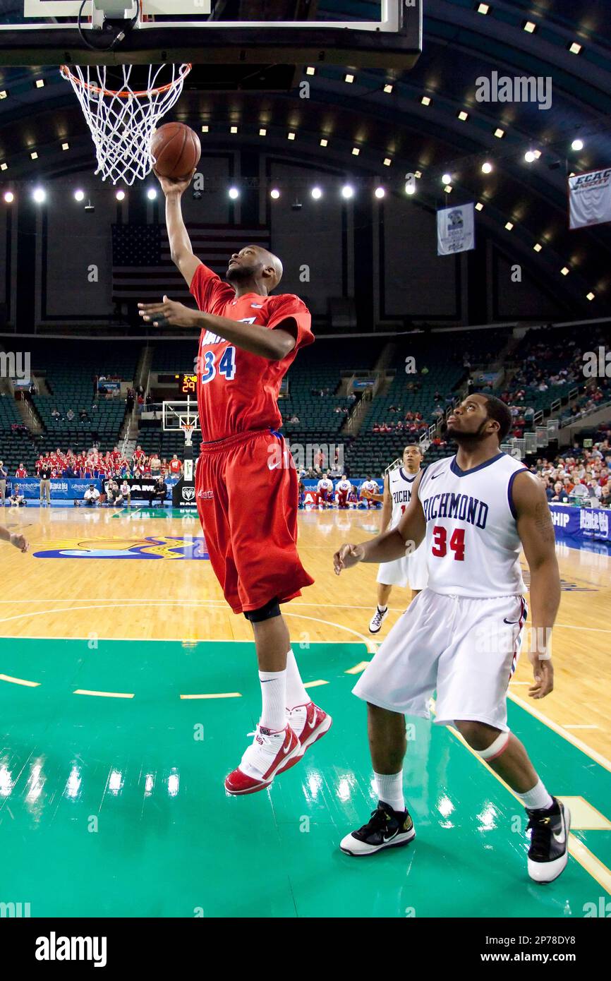 March 13, 2011: Dayton Flyers forward/center Devin Searcy (34) putting ...