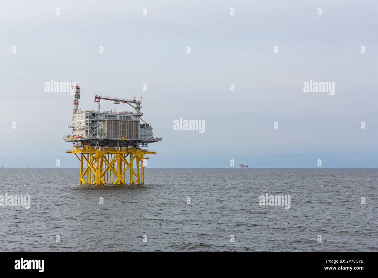 HZB platform with HKZ platform in the background (landscape Stock Photo ...