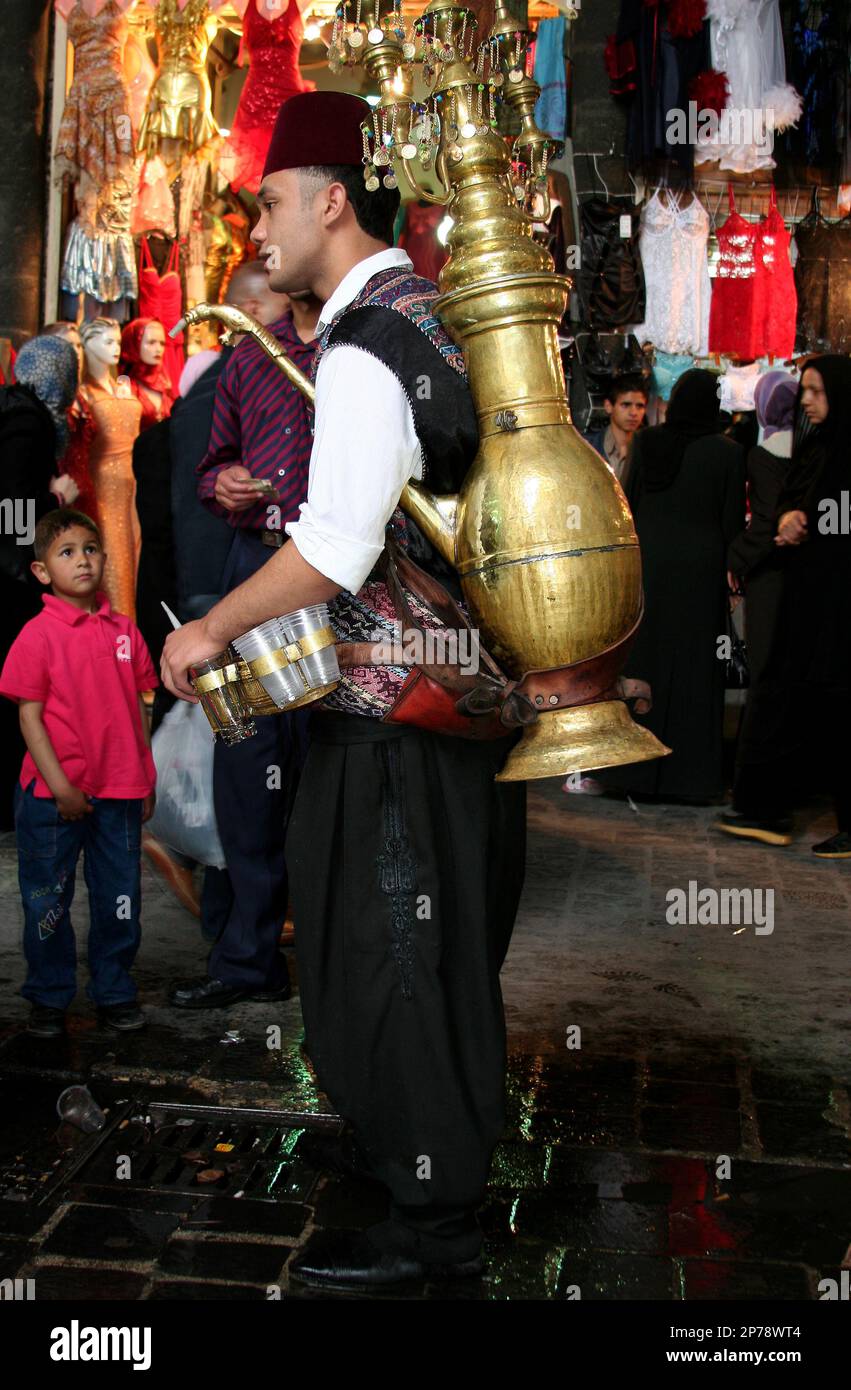 Syria traditional costume hi-res stock photography and images - Alamy