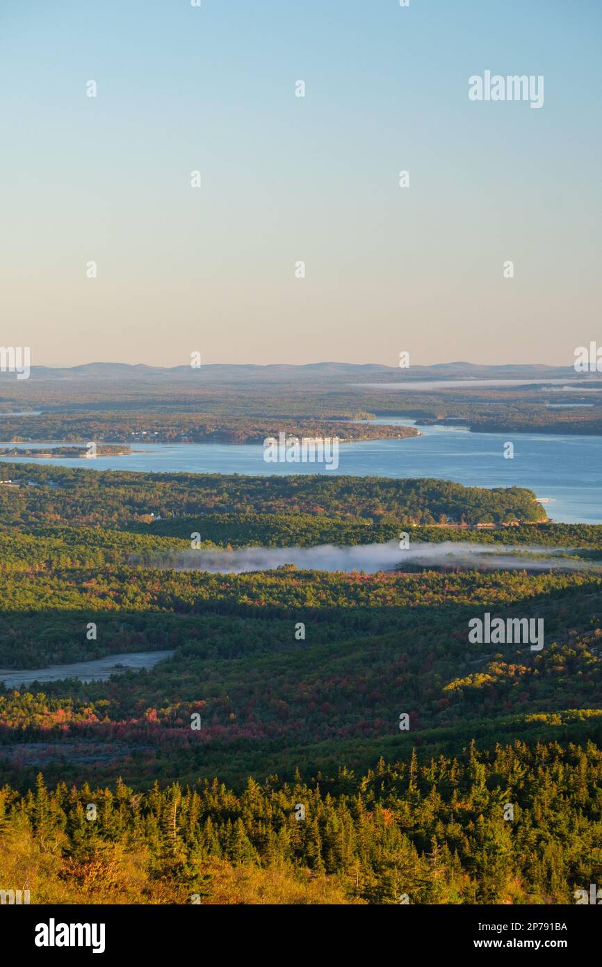 View over Frenchmen Bay in Acadia National Park from the road up to ...