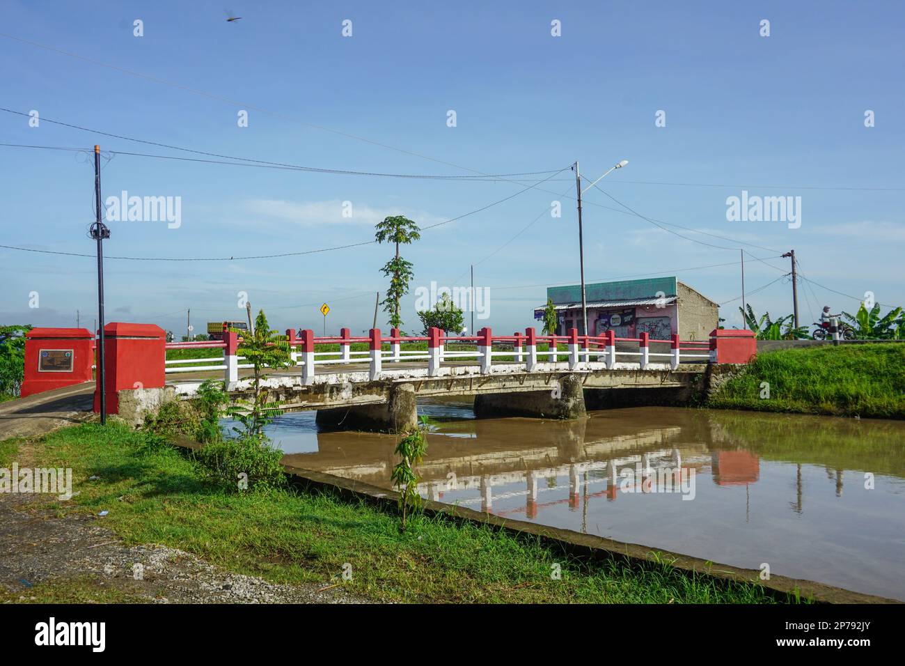 small village bridge crossing the river Stock Photo - Alamy