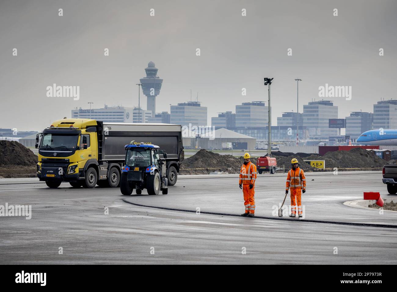 SCHIPHOL - Maintenance work on the Zwanenburgbaan. The runway at ...