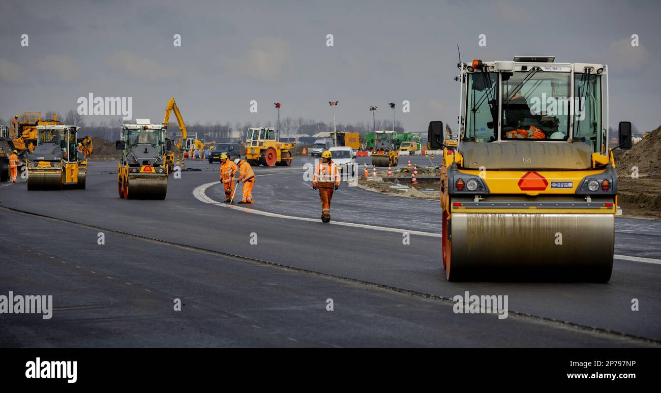 SCHIPHOL - Maintenance work on the Zwanenburgbaan. The runway at ...