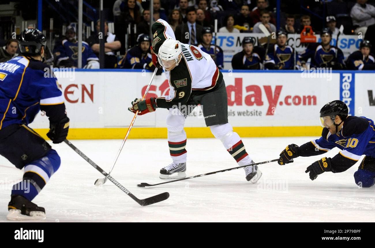 St. Louis Blues' Andy McDonald (10) and Barret Jackman, left, battle ...
