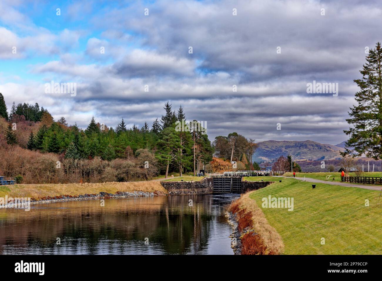 Swing above the water hi-res stock photography and images - Alamy