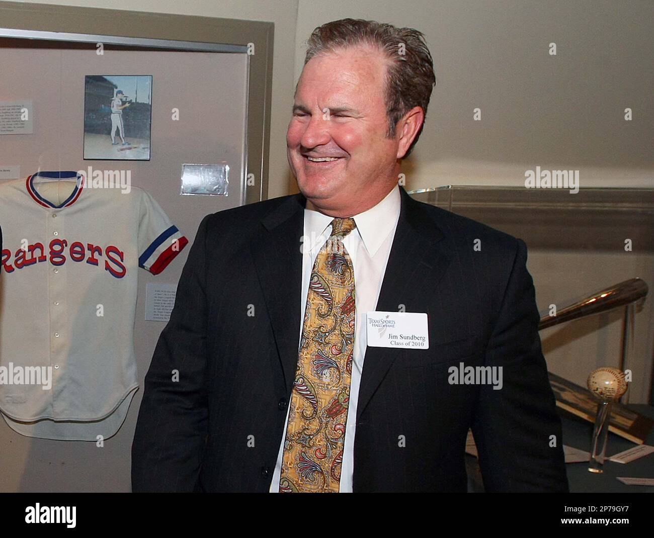 Former Texas Ranger Jim Sundberg smiles after viewing the baseball ...
