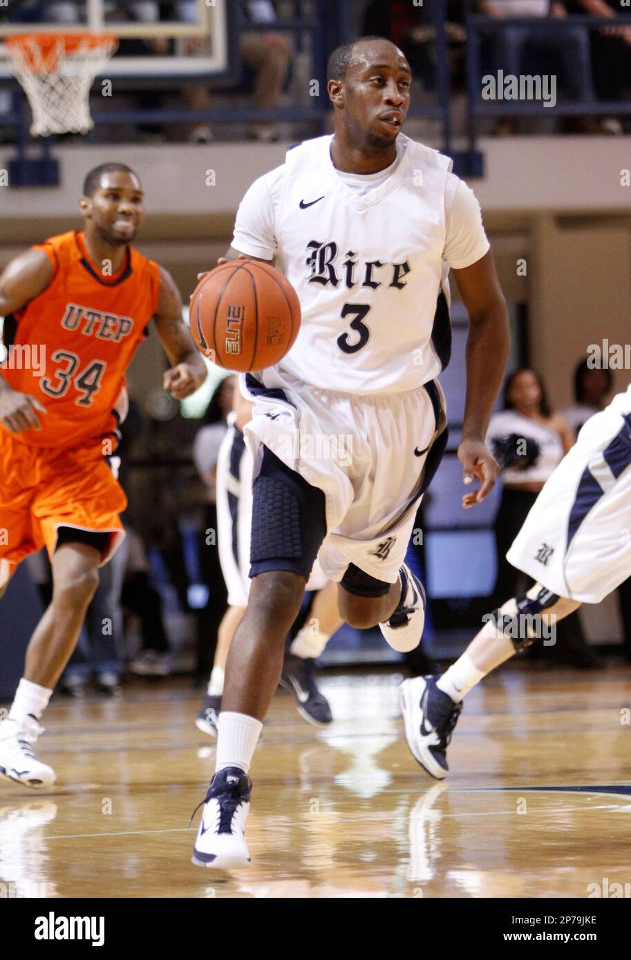 February 5, 2011: Rice Owls G Tamir Jackson (3) brings up the ball ...