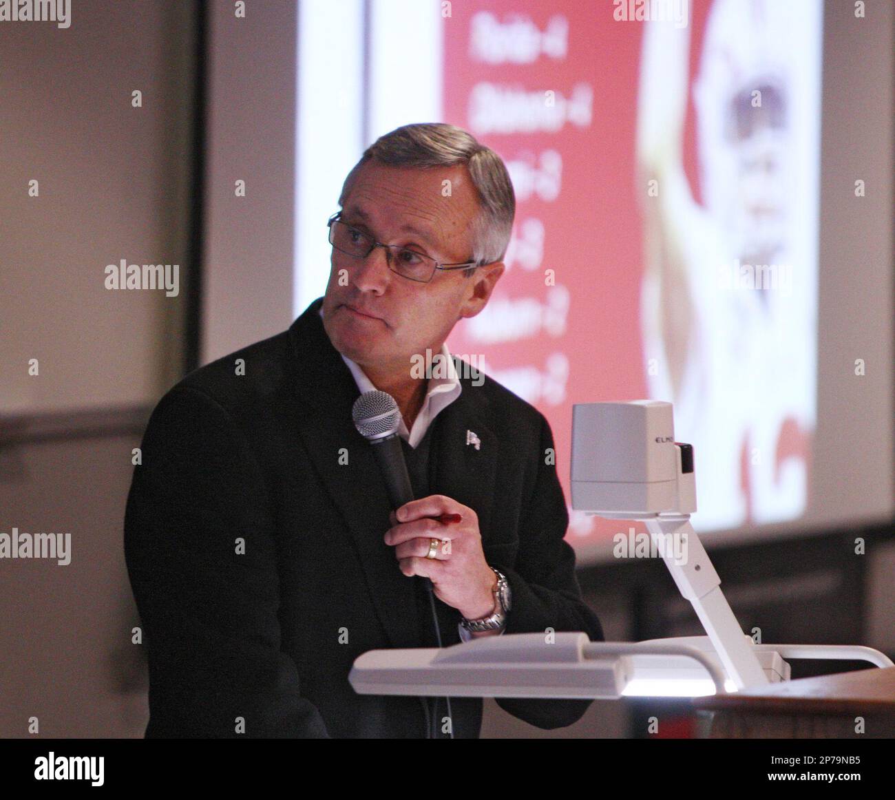 Ohio State football coach Jim Tressel addresses a crowd at the Woody ...