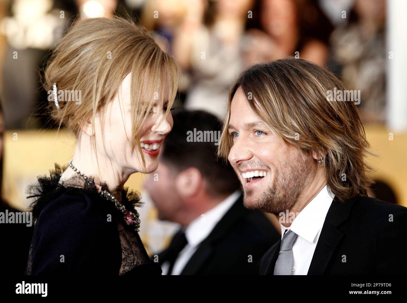 Nicole Kidman, left, and Keith Urban arrive at the 17th Annual Screen ...