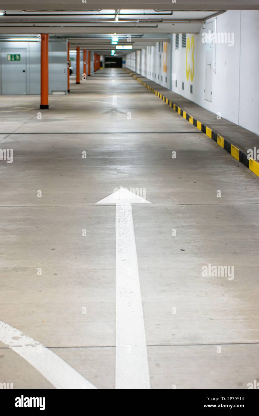 Empty parking structure hi-res stock photography and images - Alamy