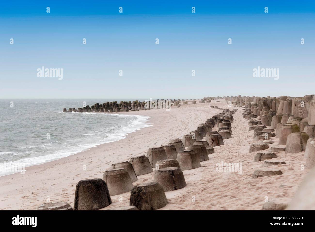 Tetrapod coast protection hi-res stock photography and images - Alamy