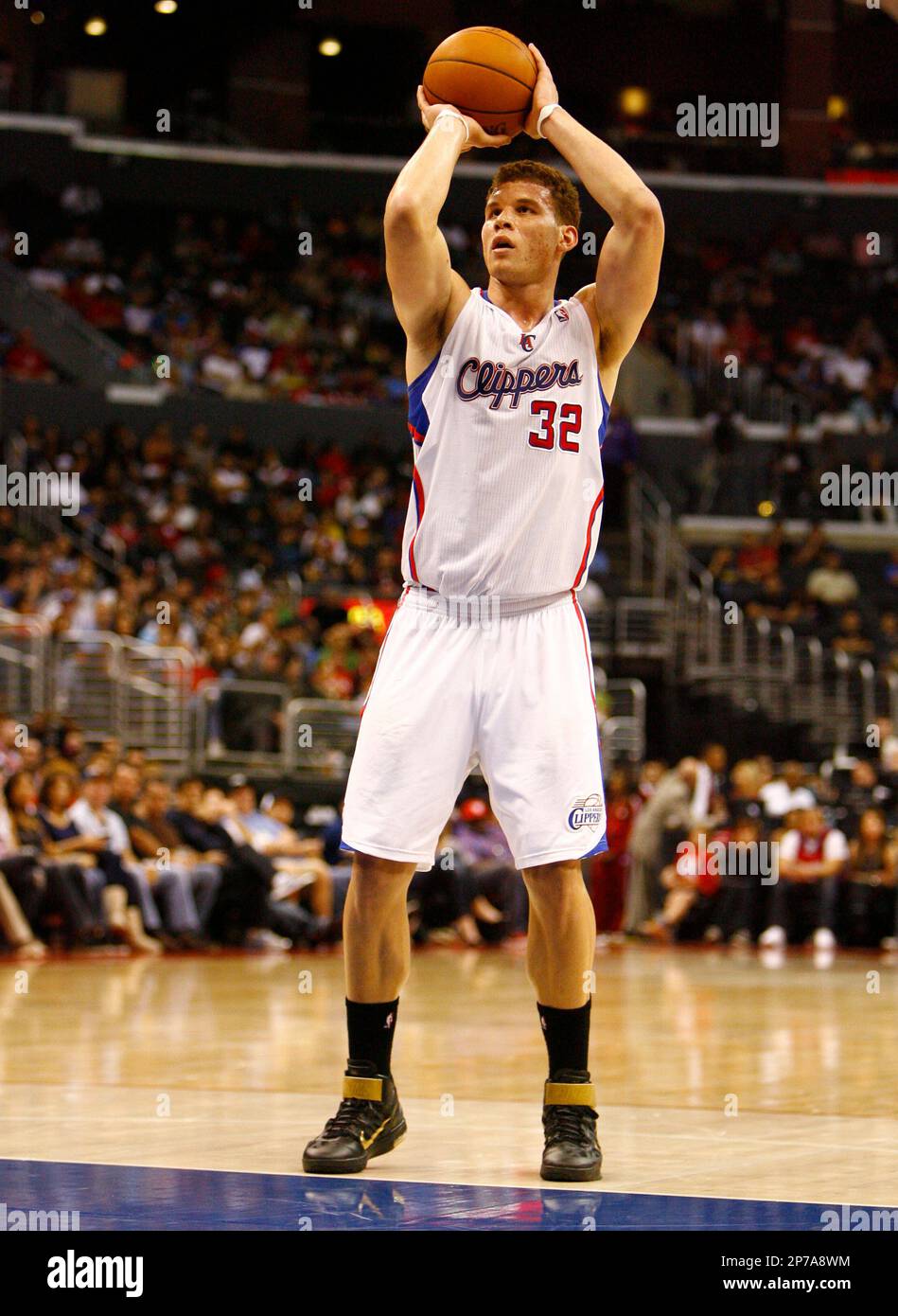 Los Angeles Clippers forward Blake Griffin (32) shoots a free throw ...