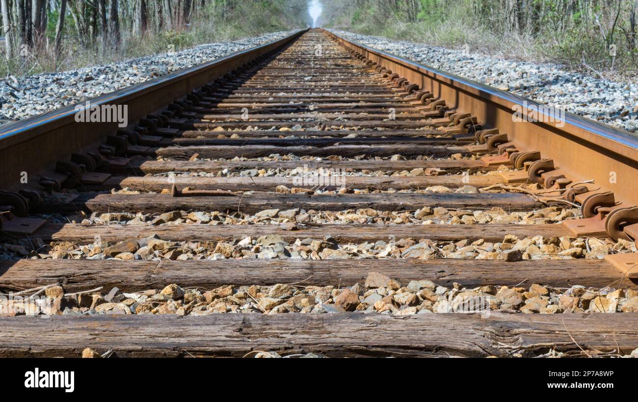 Long railway tracks hi-res stock photography and images - Alamy