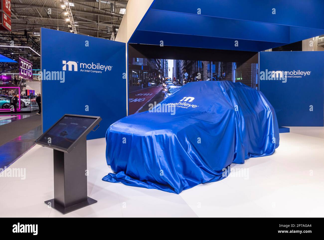 Mobileye, Israeli subsidiary of the Intel Group, prototype with vision ...