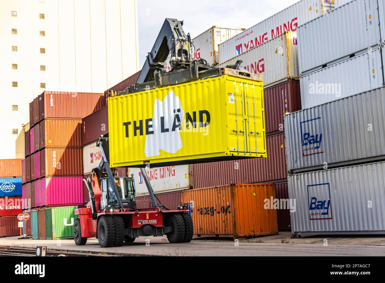Image campaign of the federal state, umbrella brand campaign, yellow ...