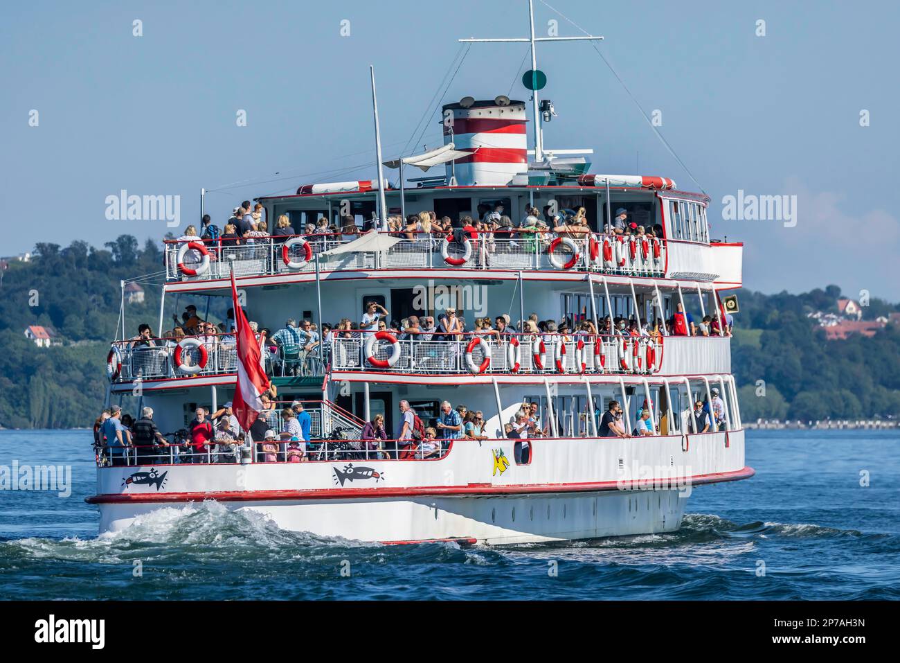 Excursion ship, course ship AUSTRIA of the White Fleet with passengers ...