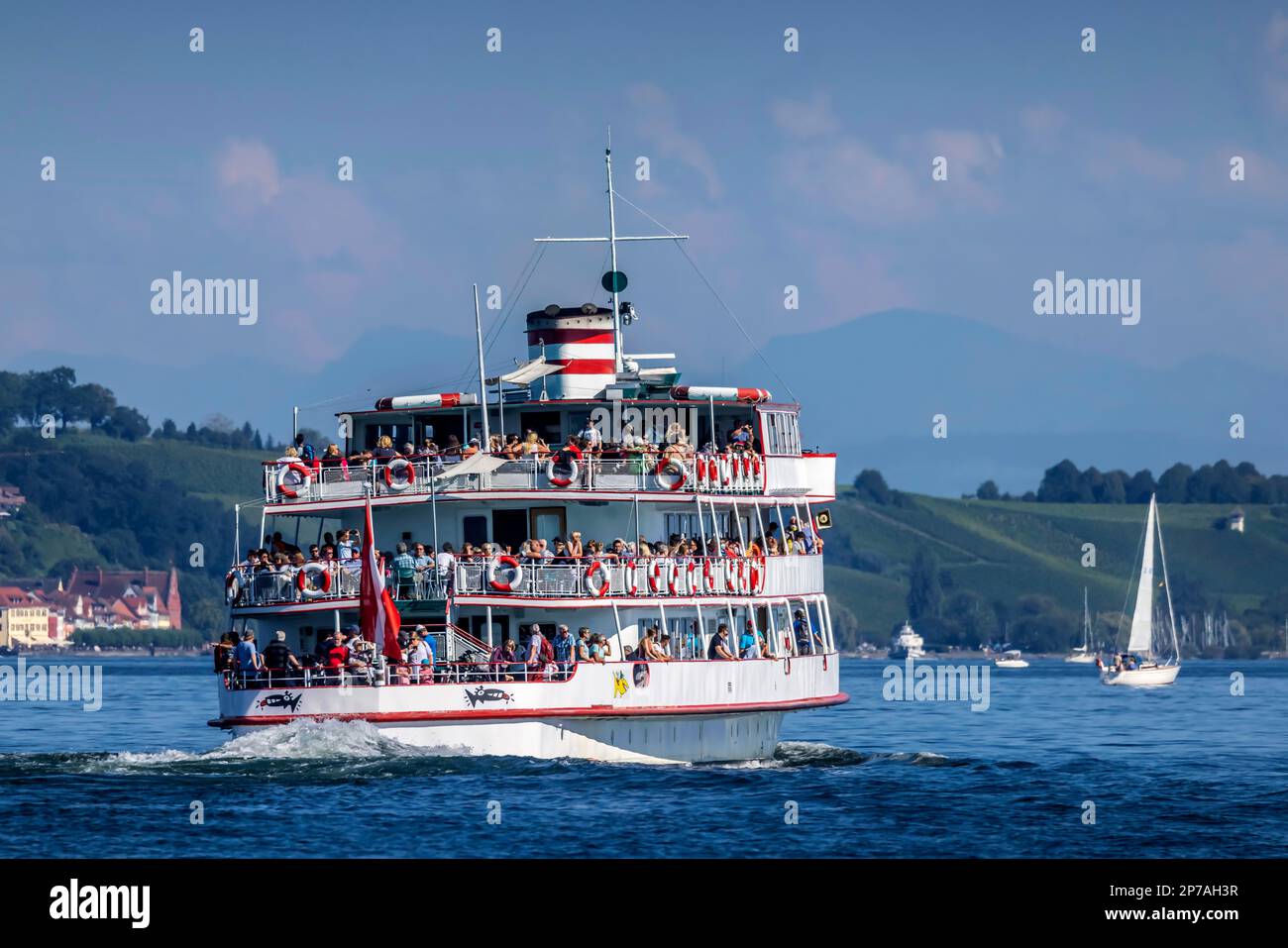 Excursion ship, course ship AUSTRIA of the White Fleet with passengers ...