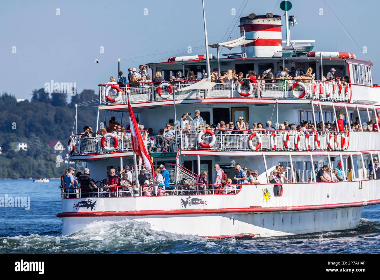 Excursion ship, course ship AUSTRIA of the White Fleet with passengers ...