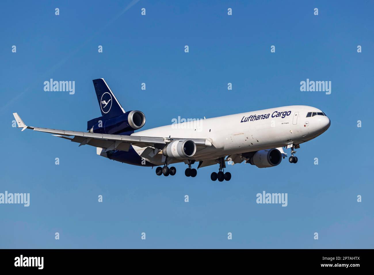 Fraport Airport, aircraft, MCDONNELL DOUGLAS MD-11F of Lufthansa Cargo ...