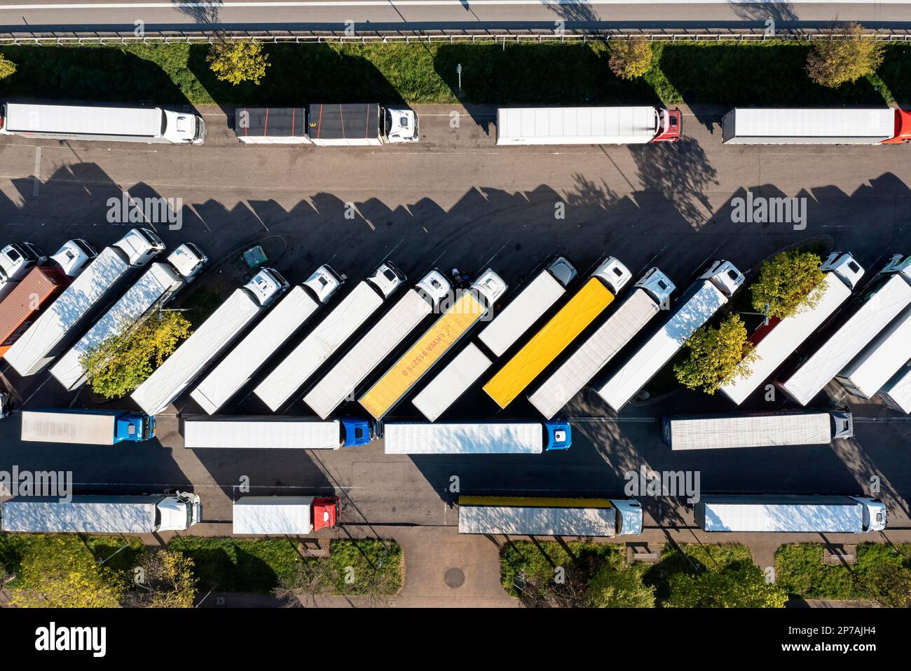 Truck parking on the A6 motorway, Am Hockenheimring West service area ...
