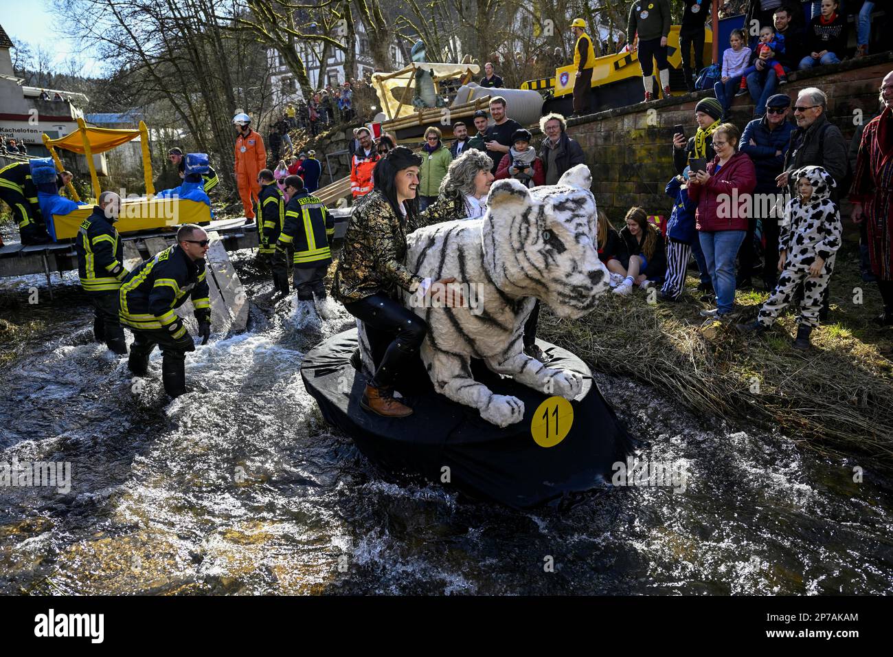 Zuber Siegfried and Roy with white tiger on the river Schiltach, Da ...