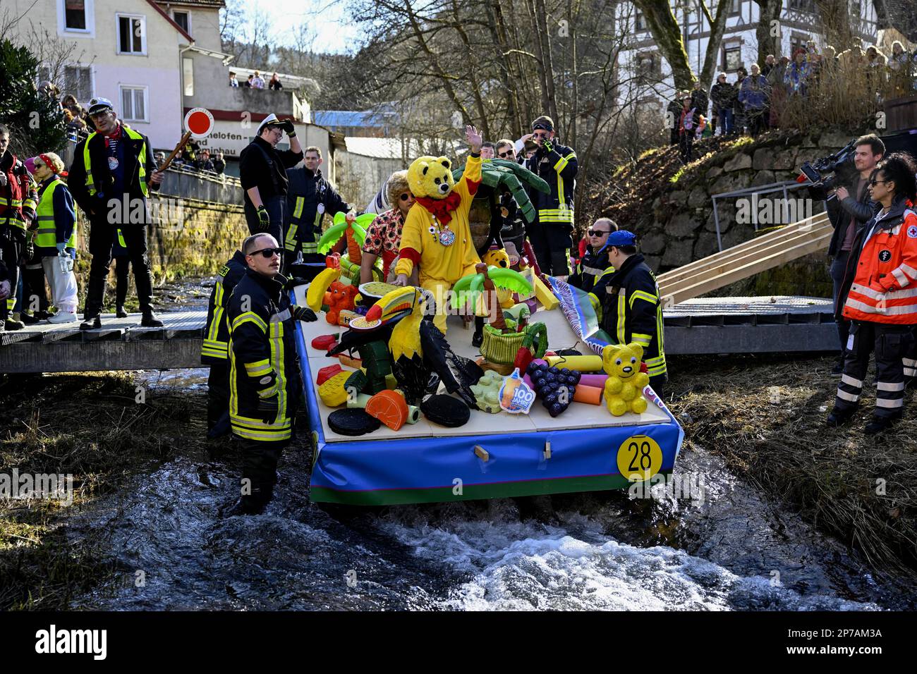 Zuber 100 Jahre Goldbaer on the river Schiltach, Da-Bach-na-Fahrt ...