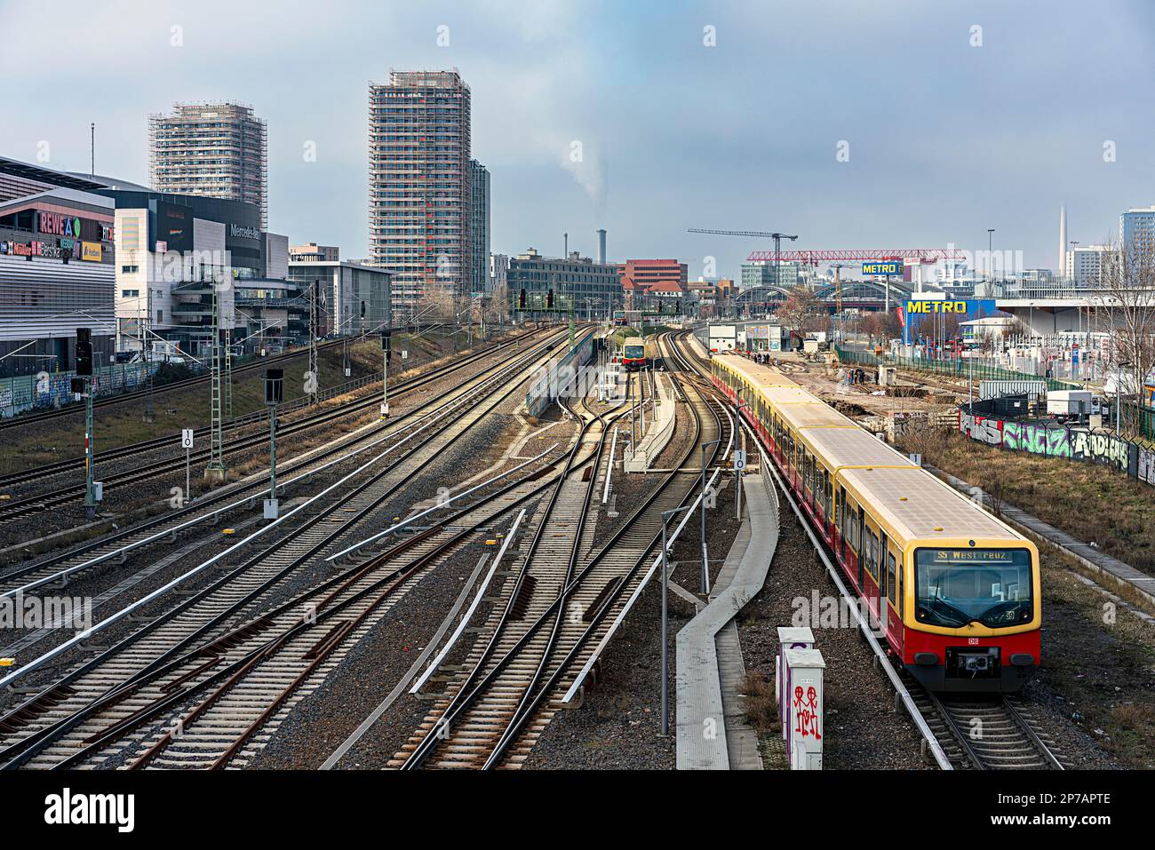S-Bahn and infrastructure at Warschauer Strasse station, Berlin ...