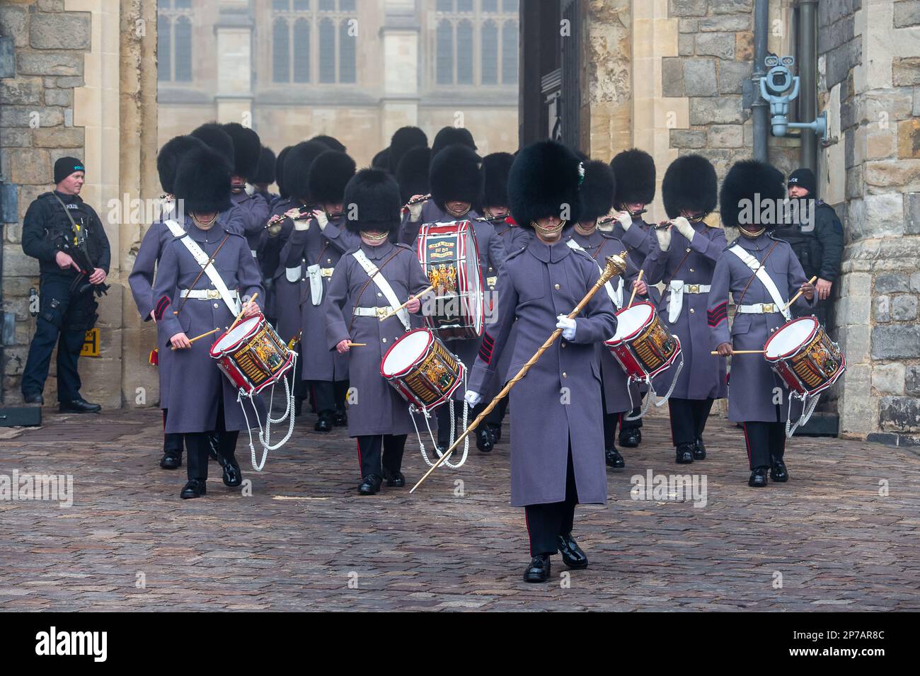 Band of the welsh guards uniforms hi-res stock photography and images ...