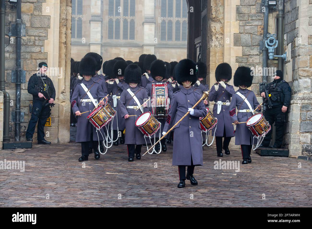 Band of the welsh guards uniforms hi-res stock photography and images ...